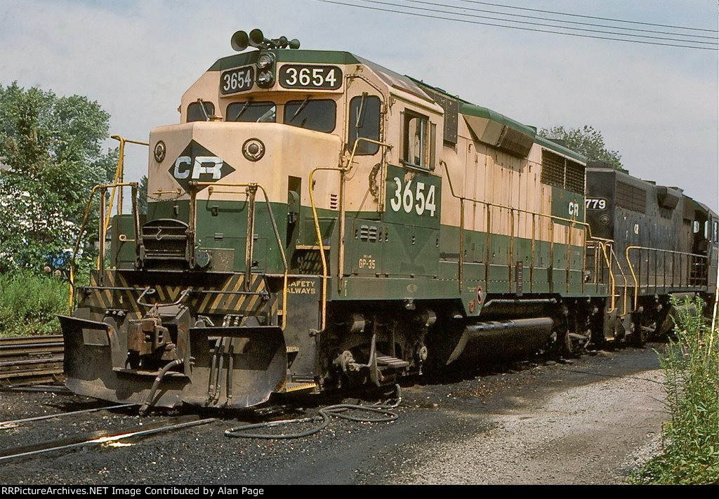 CR GP35 3654 and GP38 7779